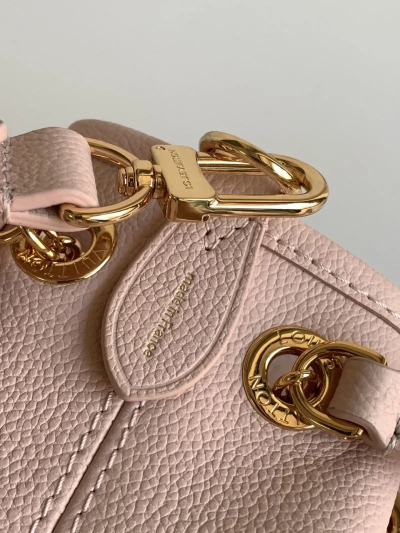 Top mirror Louis Vuitton Bucket Bags