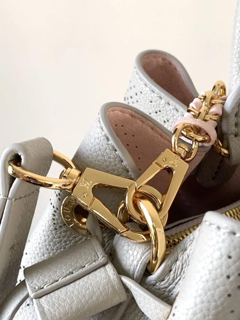 Top mirror Louis Vuitton Bucket Bags