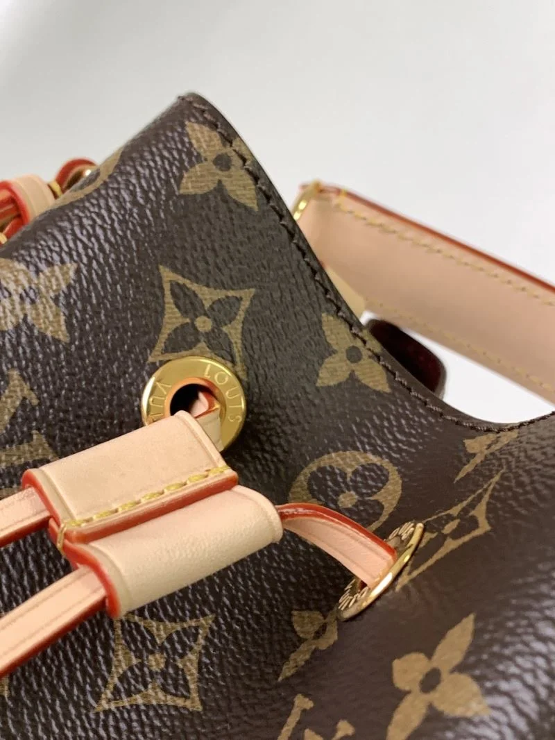 Accurate model Louis Vuitton Bucket Bags