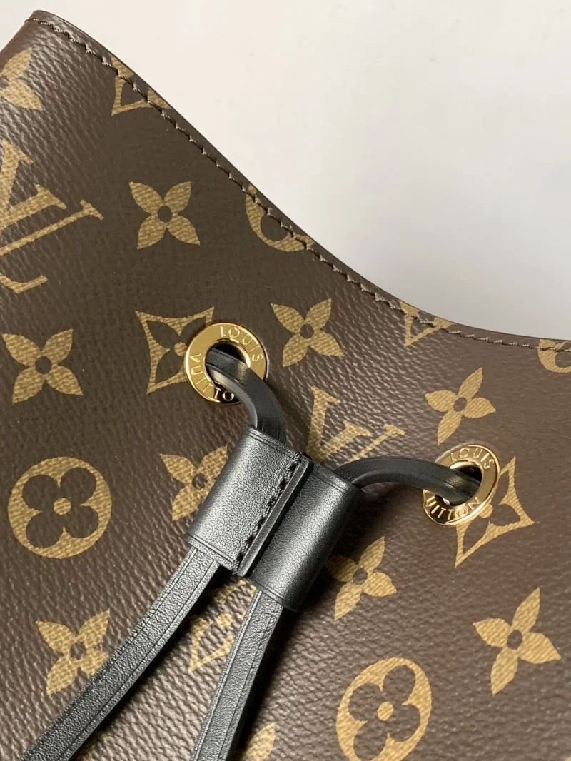 Bargain Louis Vuitton Bucket Bags