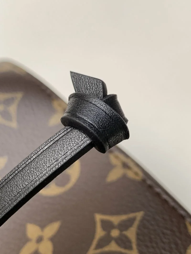 Bargain Louis Vuitton Bucket Bags