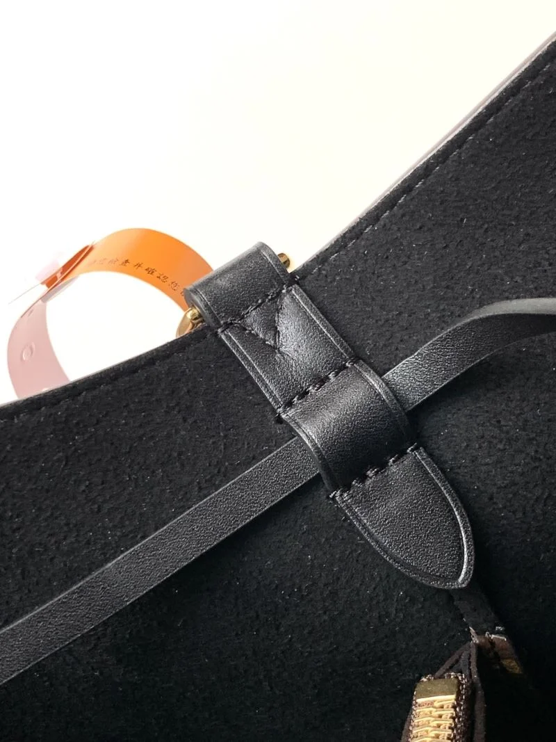Bargain Louis Vuitton Bucket Bags