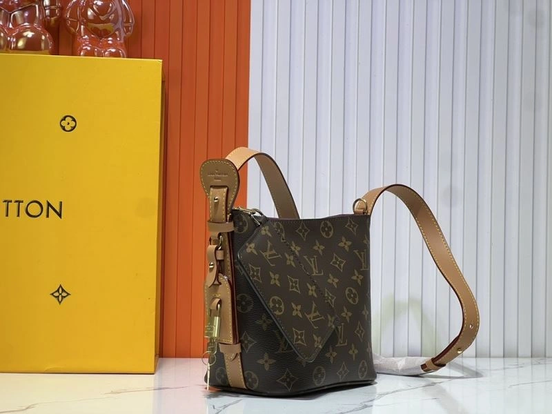 Bargain Louis Vuitton Bucket Bags