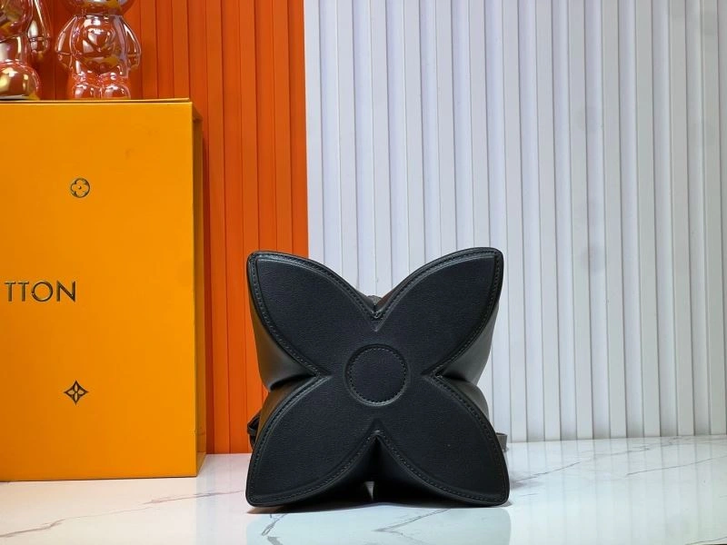 Low-cost Louis Vuitton Bucket Bags