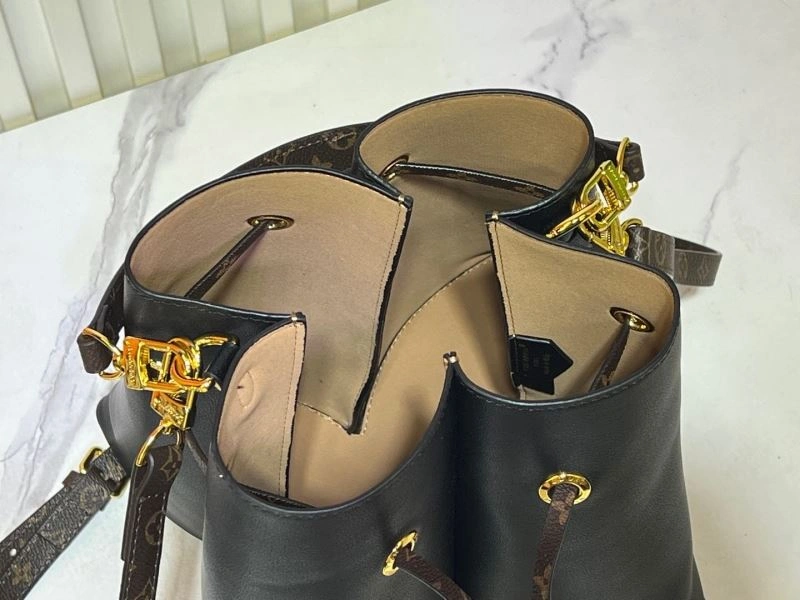 Low-cost Louis Vuitton Bucket Bags