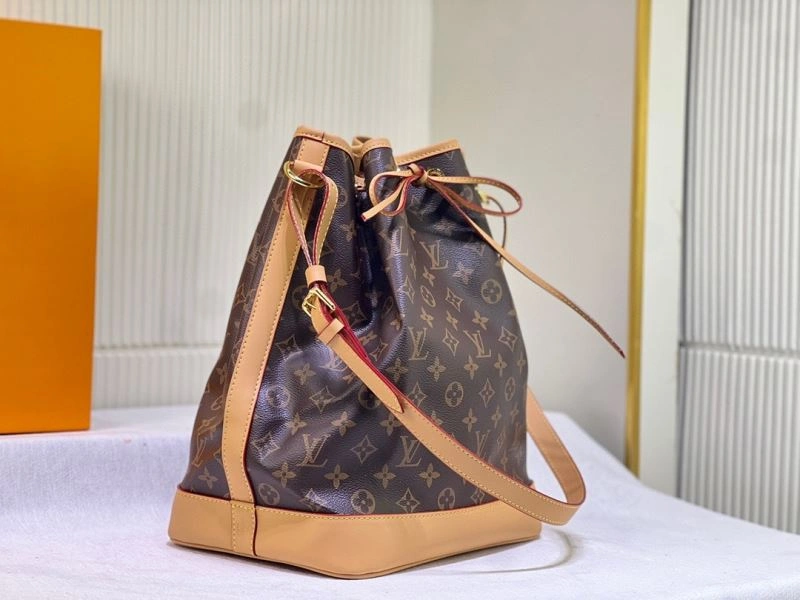 Low-cost Louis Vuitton Bucket Bags