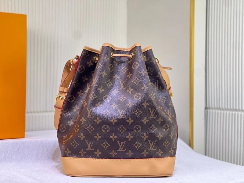 Low-cost Louis Vuitton Bucket Bags