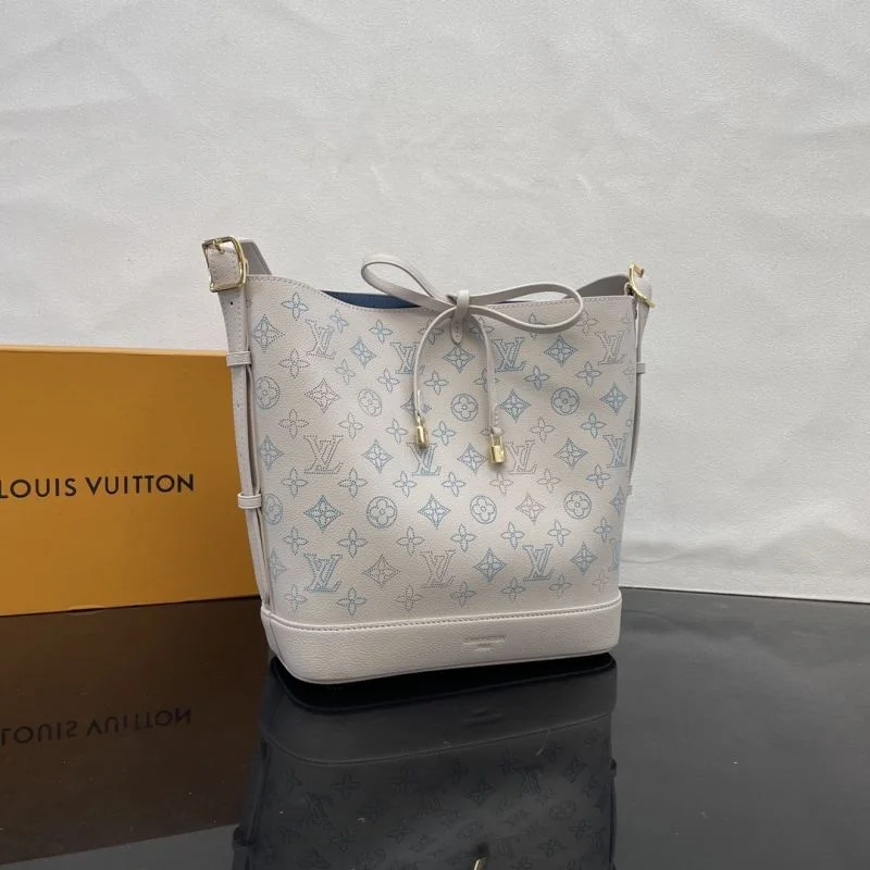 Top mirror Louis Vuitton Bucket Bags