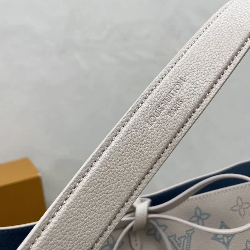 Top mirror Louis Vuitton Bucket Bags