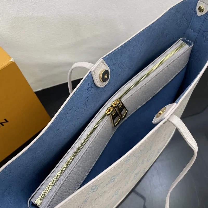 Top mirror Louis Vuitton Bucket Bags