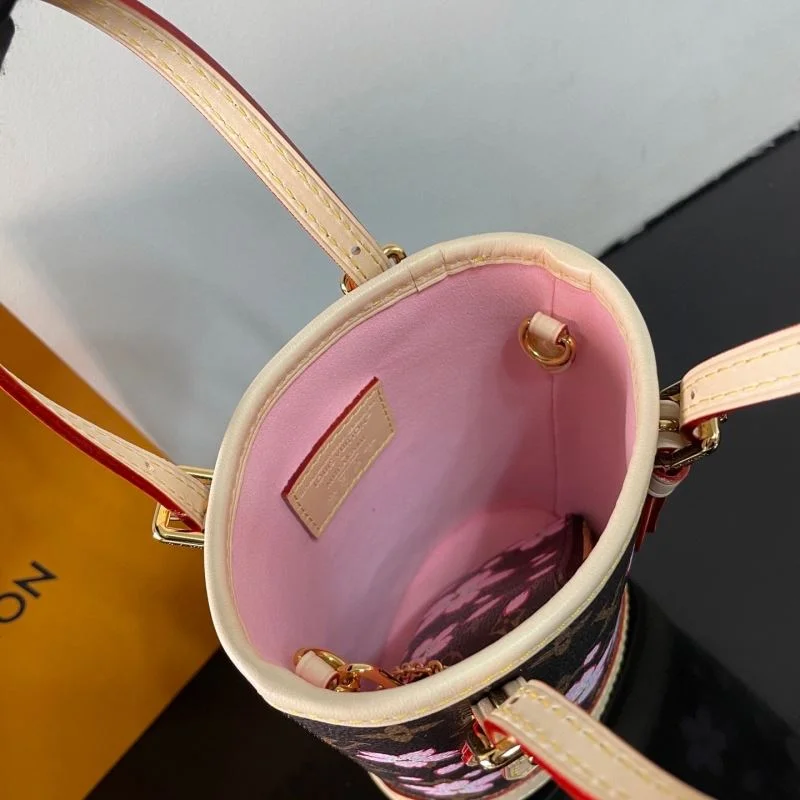 Low-cost Louis Vuitton Bucket Bags