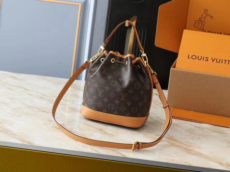 High fidelity Louis Vuitton Bucket Bags