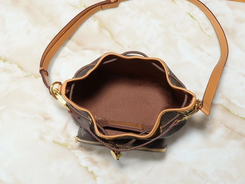 High fidelity Louis Vuitton Bucket Bags