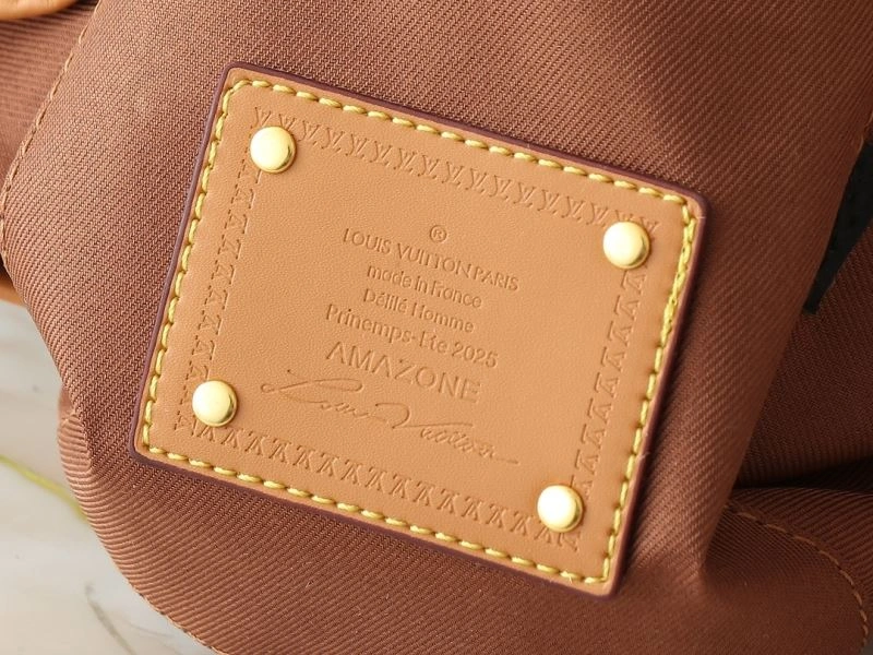 Top mirror Louis Vuitton Bucket Bags