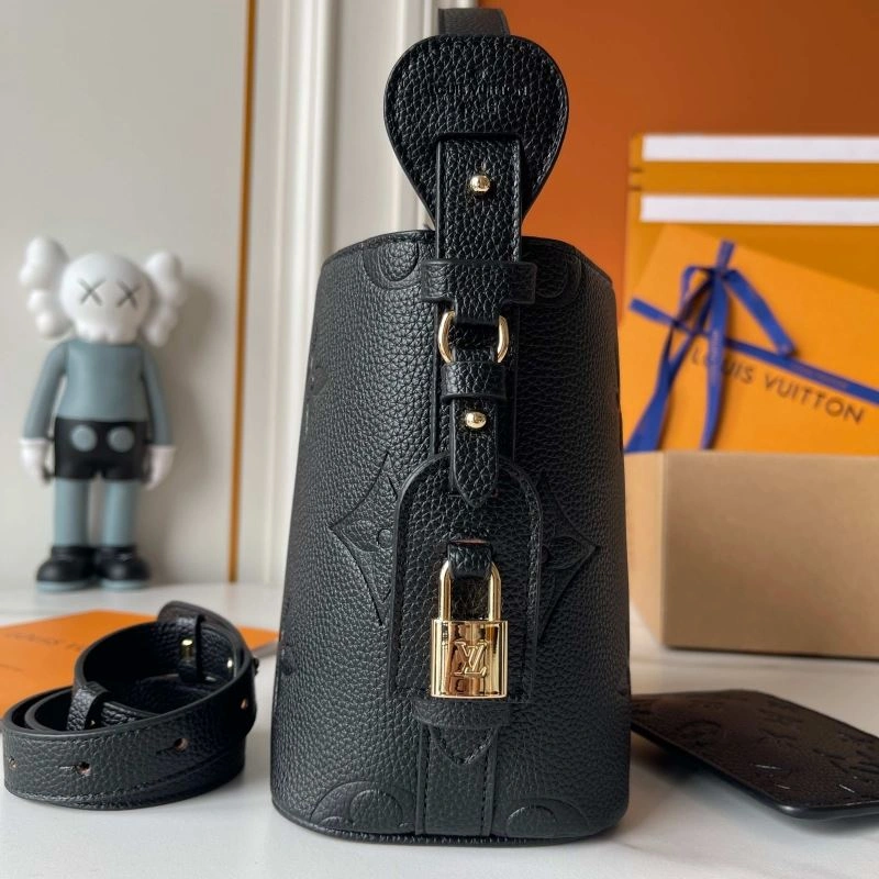 Top match Louis Vuitton Bucket Bags