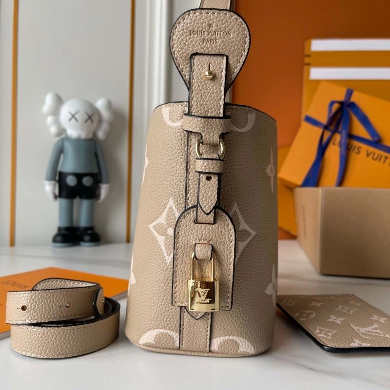 Brand-authenticated Louis Vuitton Bucket Bags