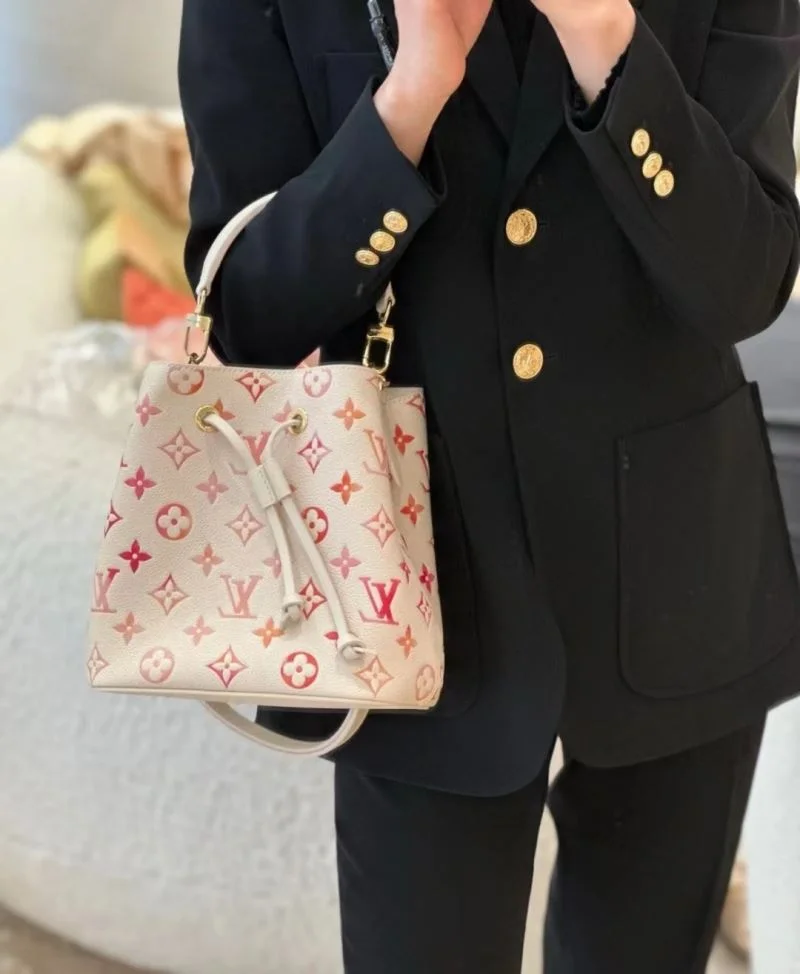 Discounted Louis Vuitton Bucket Bags
