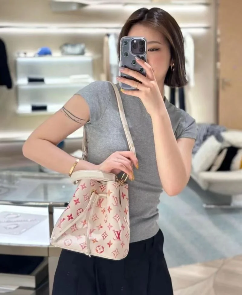 Discounted Louis Vuitton Bucket Bags