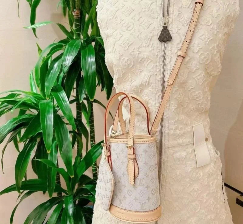Inexpensive Louis Vuitton Bucket Bags