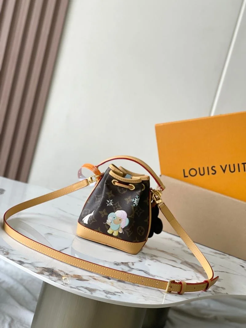 Top match Louis Vuitton Bucket Bags