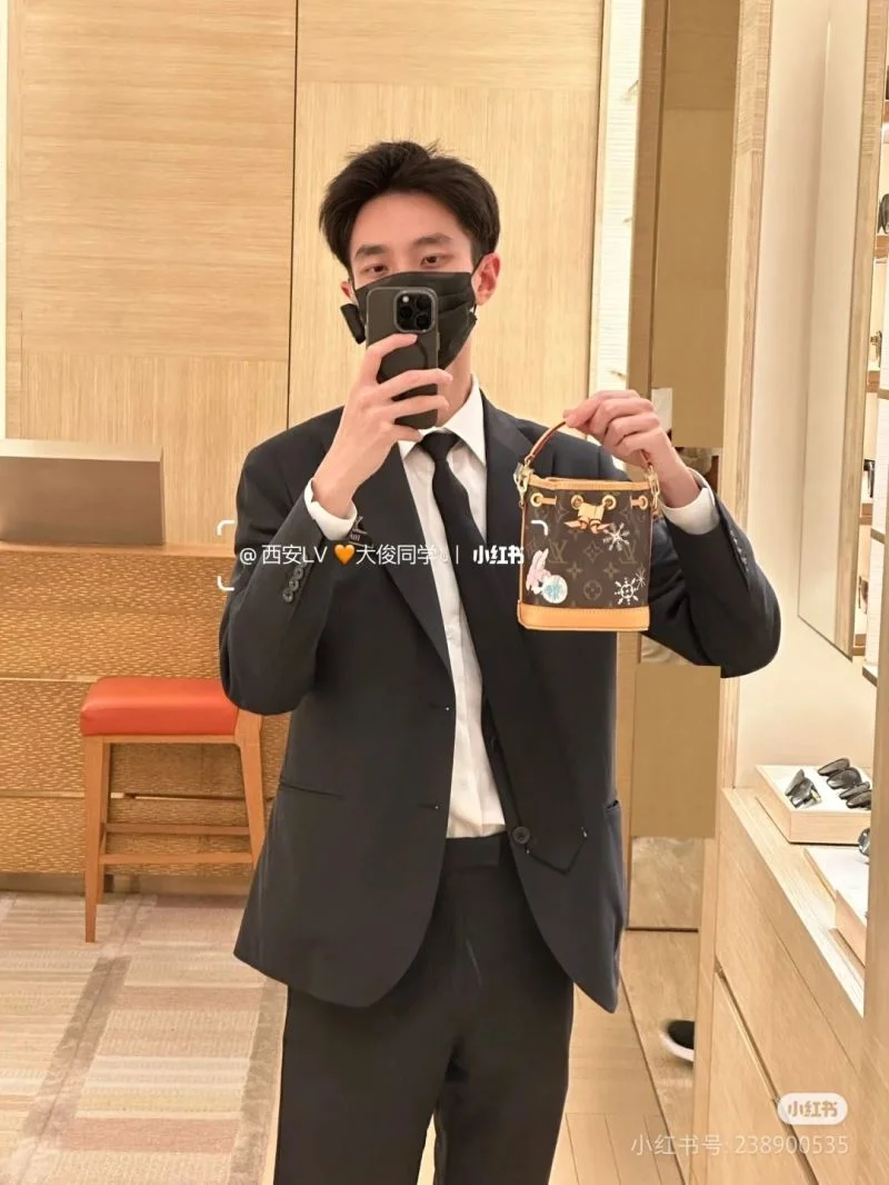 Top match Louis Vuitton Bucket Bags