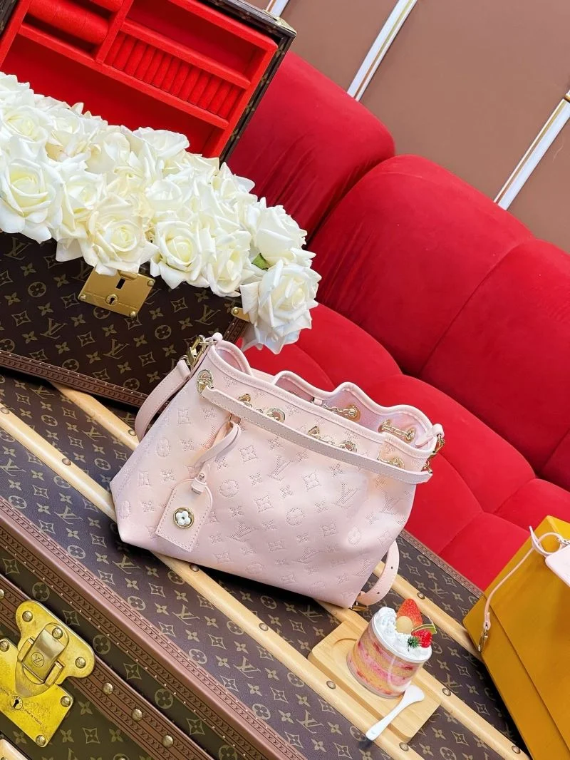 Low-cost Louis Vuitton Bucket Bags