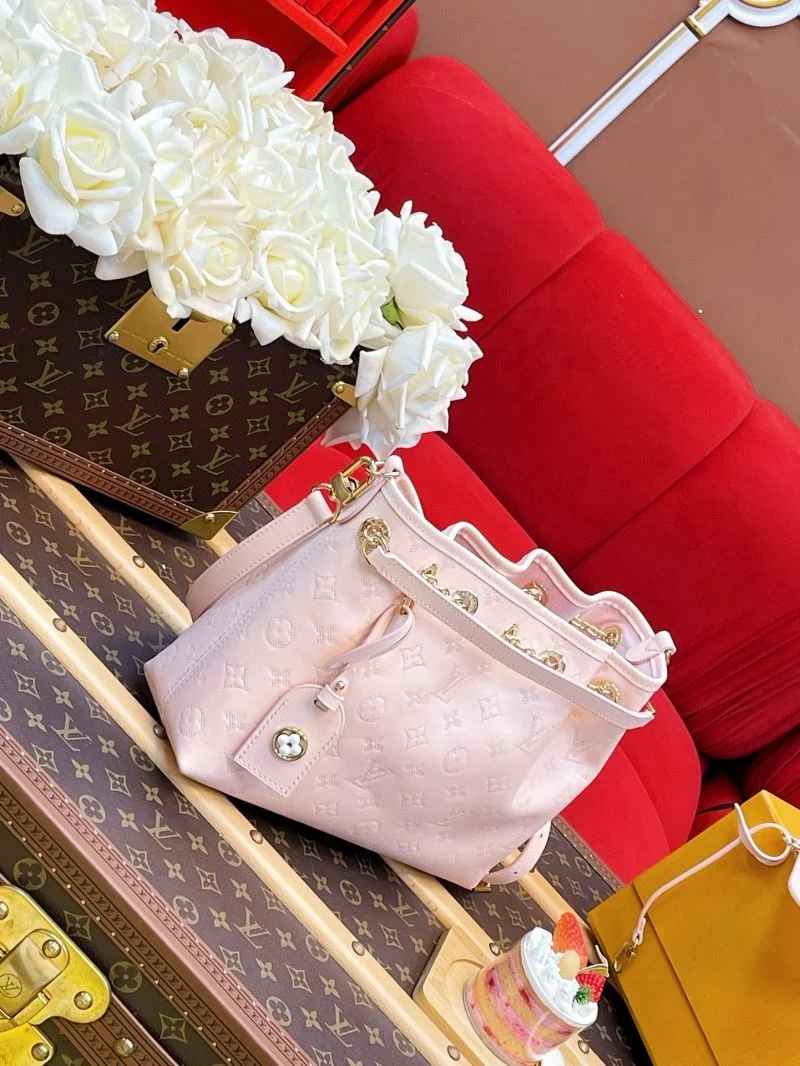 Low-cost Louis Vuitton Bucket Bags