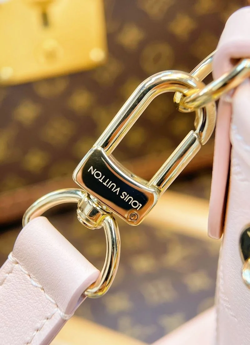 Low-cost Louis Vuitton Bucket Bags