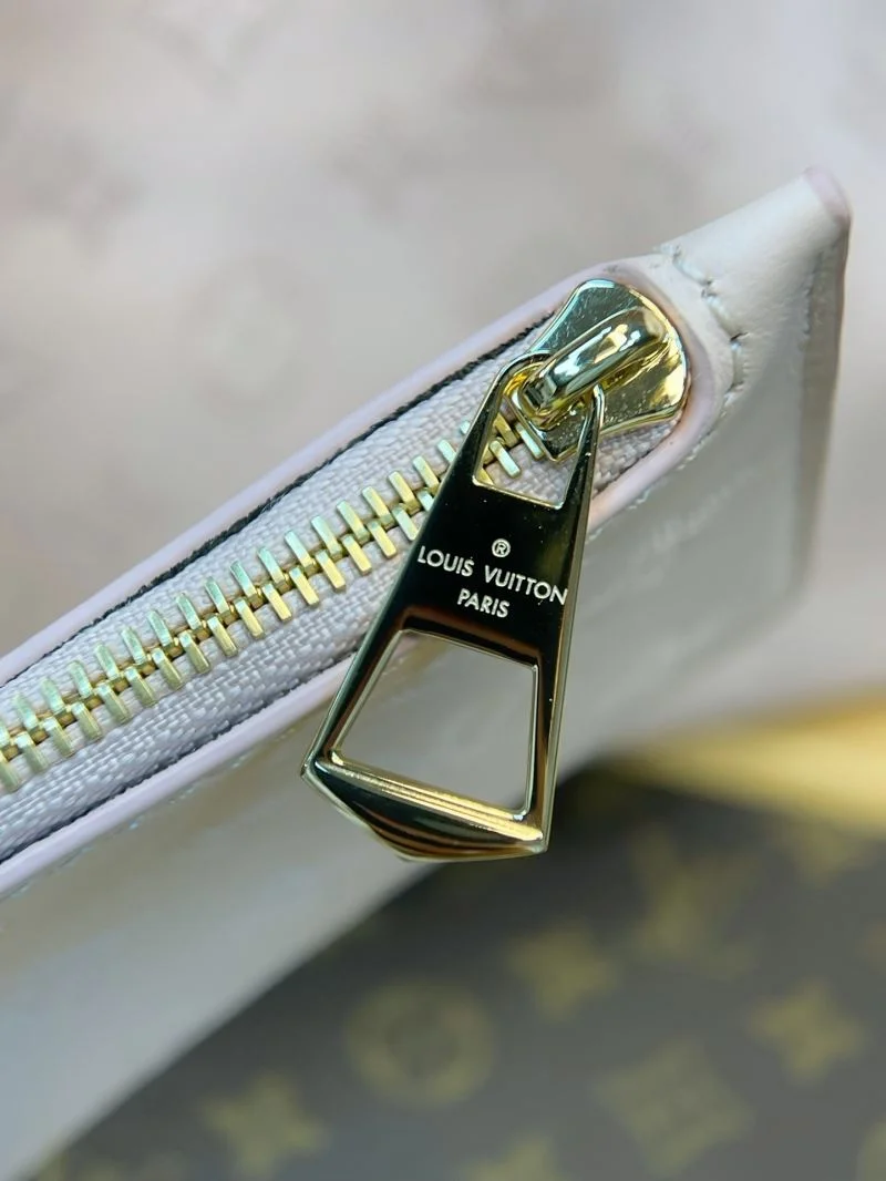 Low-cost Louis Vuitton Bucket Bags