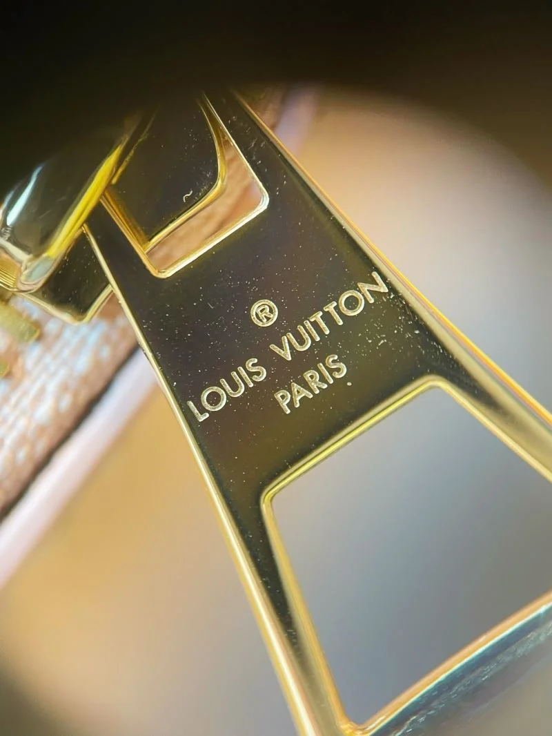 Low-cost Louis Vuitton Bucket Bags