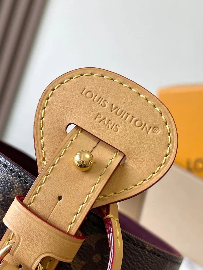 Accurate model Louis Vuitton Bucket Bags