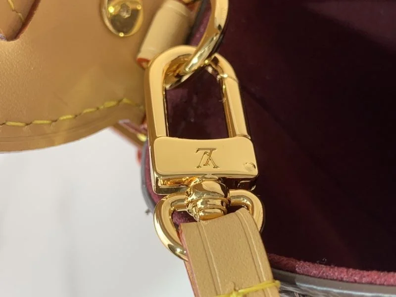 Top match Louis Vuitton Bucket Bags