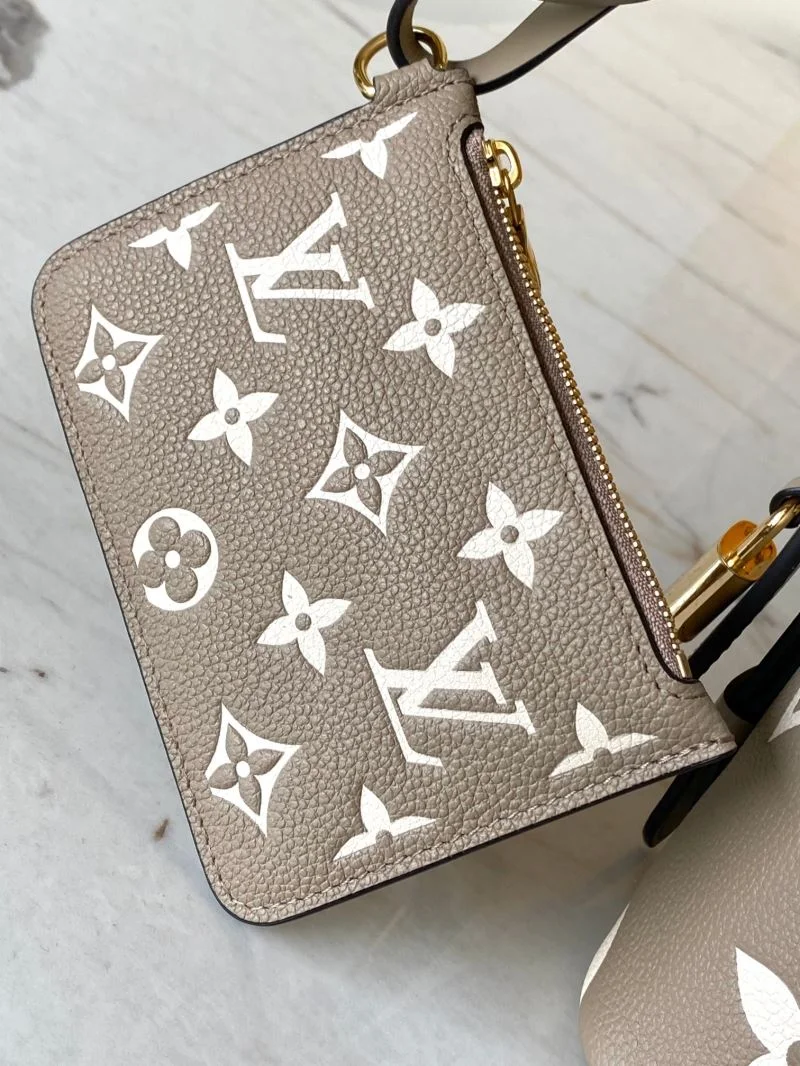 Top mirror Louis Vuitton Bucket Bags