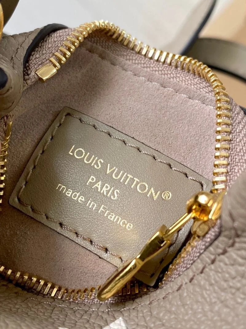 Top mirror Louis Vuitton Bucket Bags