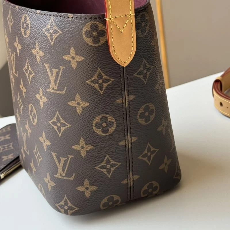 Accurate model Louis Vuitton Bucket Bags