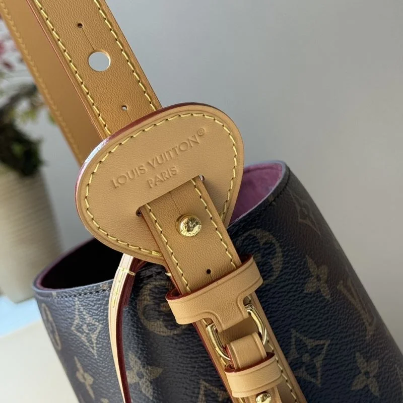Accurate model Louis Vuitton Bucket Bags