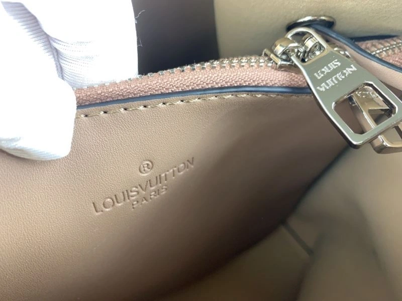 Top match Louis Vuitton Bucket Bags