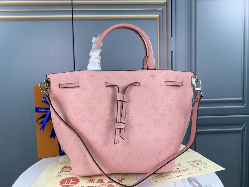 Low-cost Louis Vuitton Bucket Bags