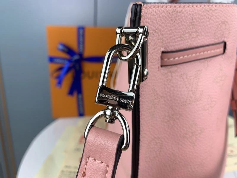 Low-cost Louis Vuitton Bucket Bags