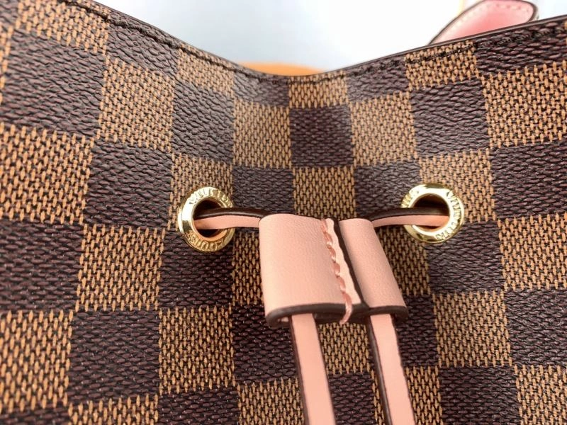 Top mirror Louis Vuitton Bucket Bags