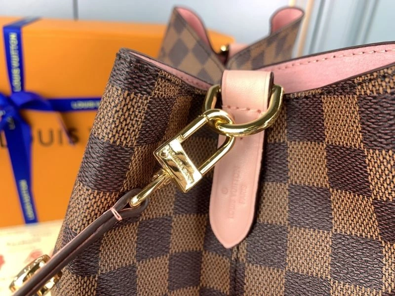 Top mirror Louis Vuitton Bucket Bags