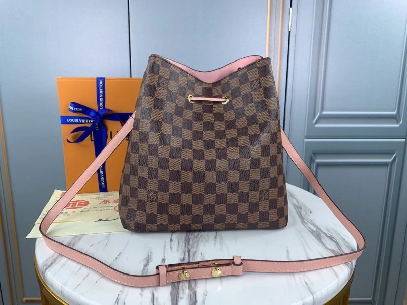 Top mirror Louis Vuitton Bucket Bags