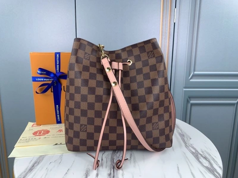 Top mirror Louis Vuitton Bucket Bags