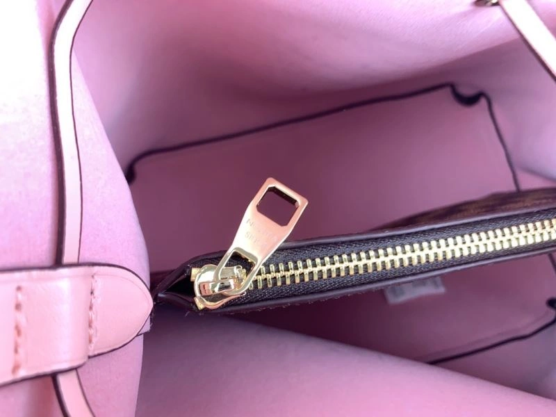 Top mirror Louis Vuitton Bucket Bags