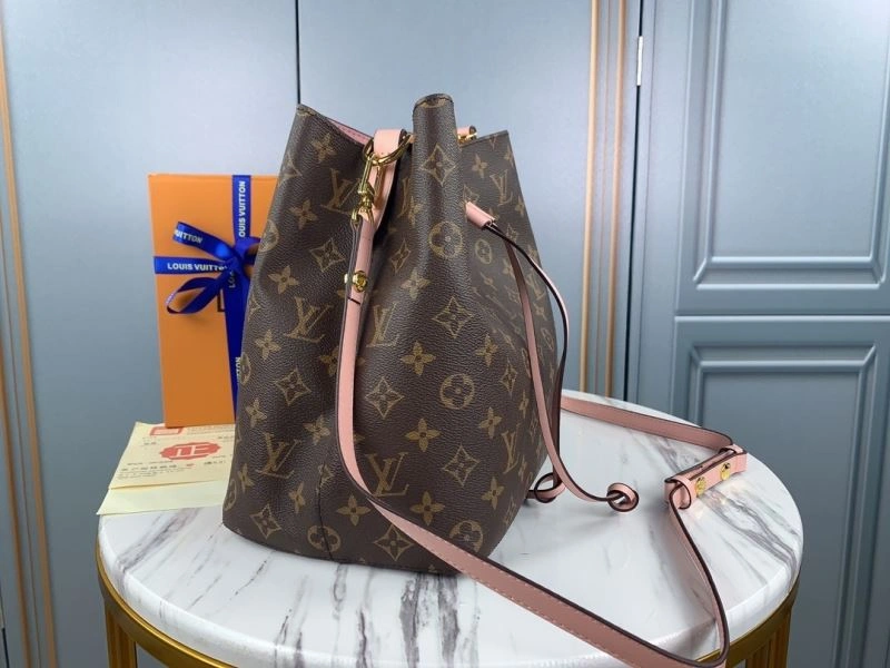 Top match Louis Vuitton Bucket Bags
