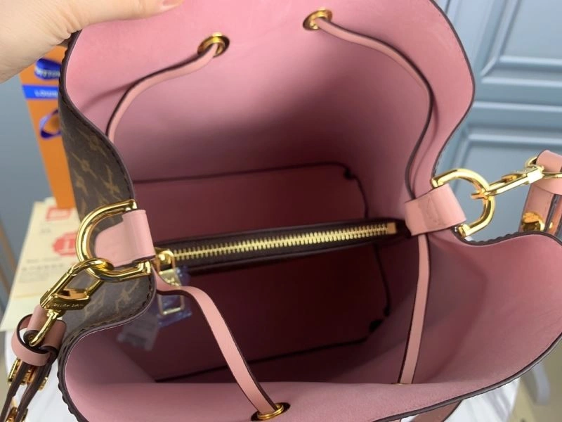 Top match Louis Vuitton Bucket Bags