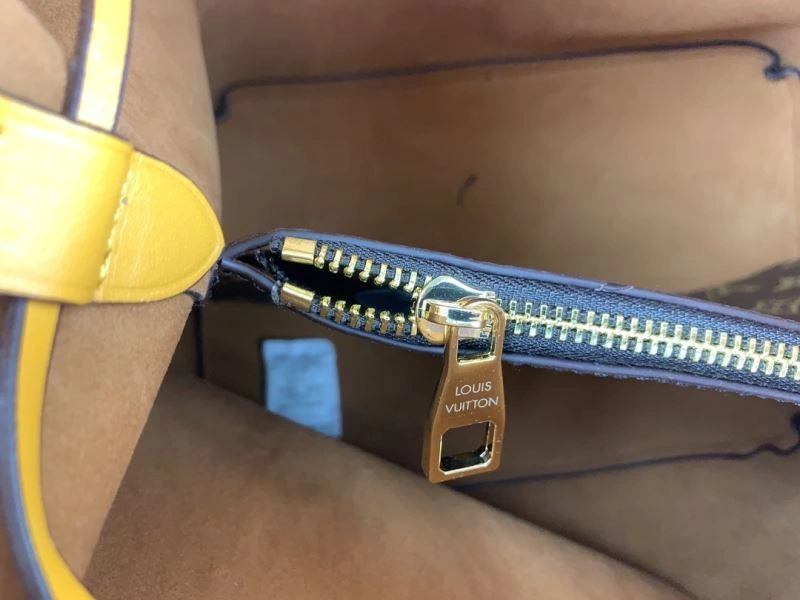 Accurate model Louis Vuitton Bucket Bags