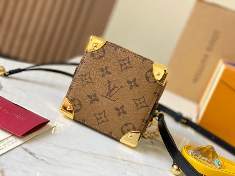 Low-cost Louis Vuitton Bucket Bags