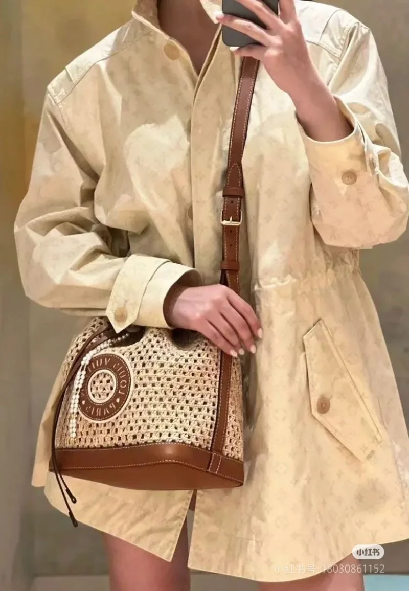 Brand-authenticated Louis Vuitton Bucket Bags