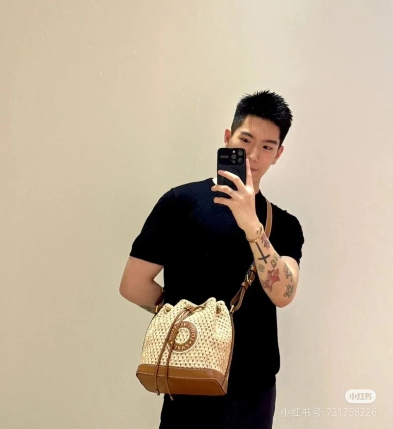 Brand-authenticated Louis Vuitton Bucket Bags